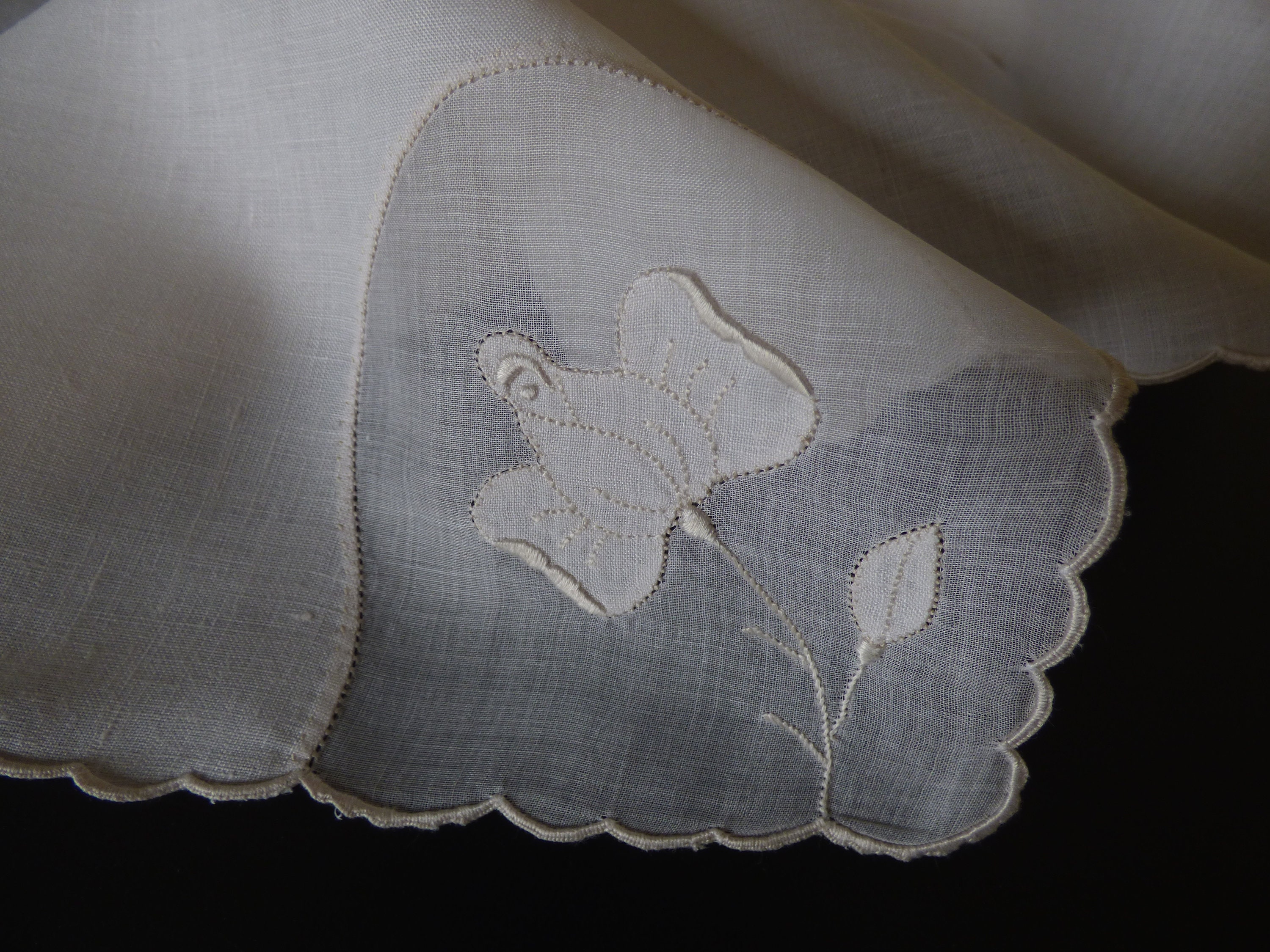 Home & Living Table Linens Madeira Hand Embroidered Rosebud Appliques ...