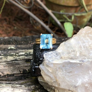 Large Vintage P14k 6ct Blue Topaz Ring Sz. 6 1/4 - Etsy