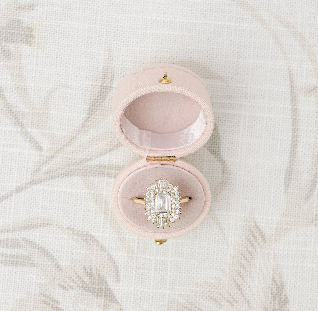 Light Pink Linen Oval Ring Box Gold Clasp, Antique Ring Box, Vintage ...