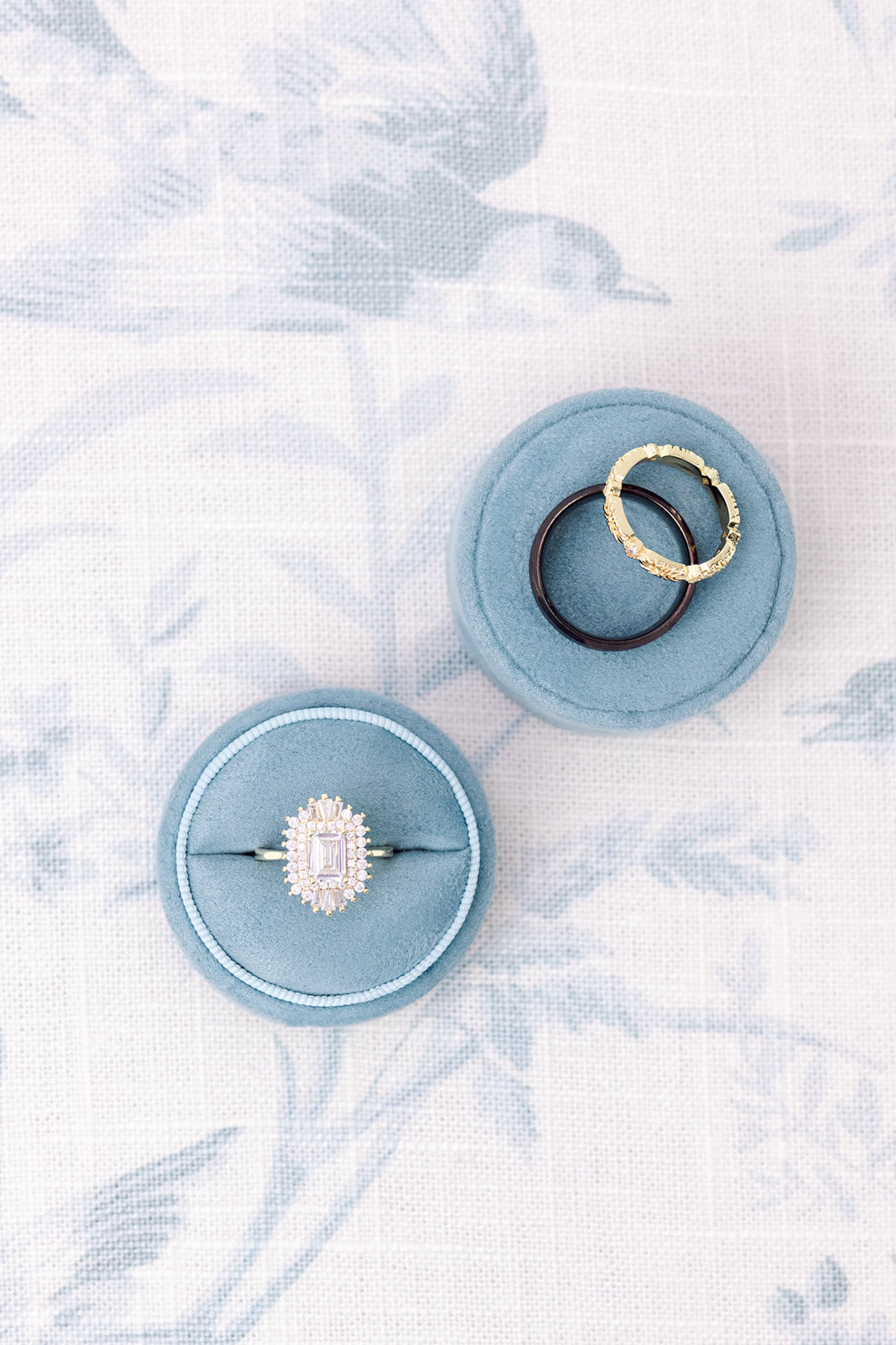 Light Blue Circle Wedding Ring Box, Blue Suede Round Ring Box, Suede ...