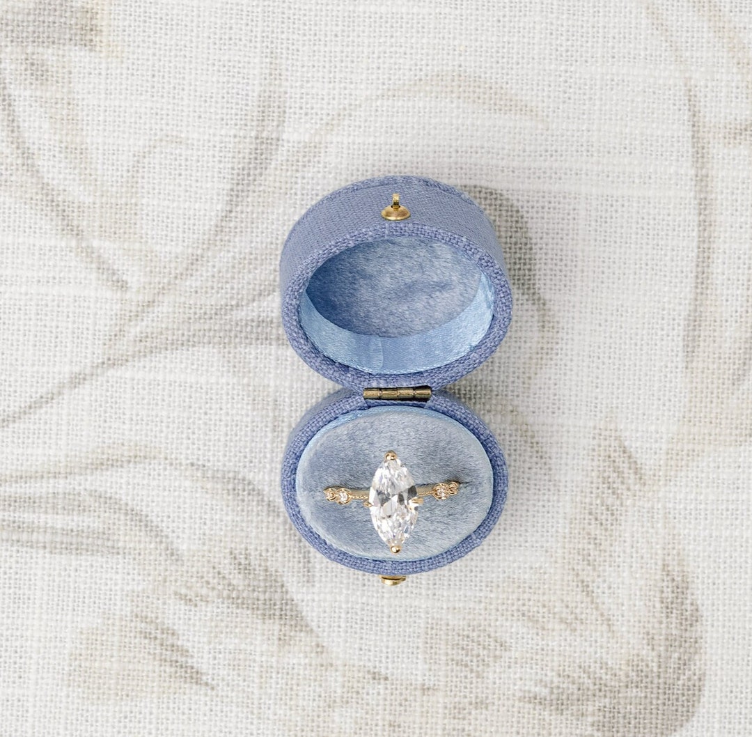 Periwinkle Linen Oval Ring Box Gold Clasp, Antique Ring Box, Vintage ...
