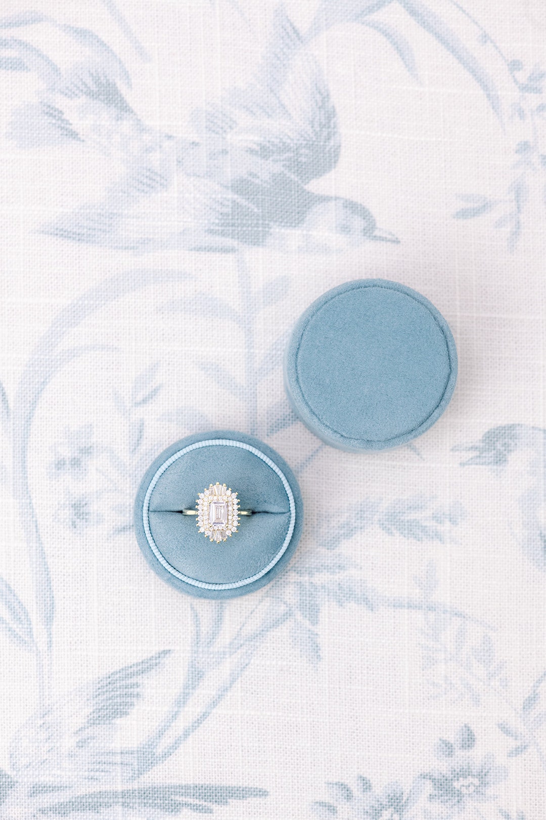 Light Blue Circle Wedding Ring Box, Blue Suede Round Ring Box, Suede ...