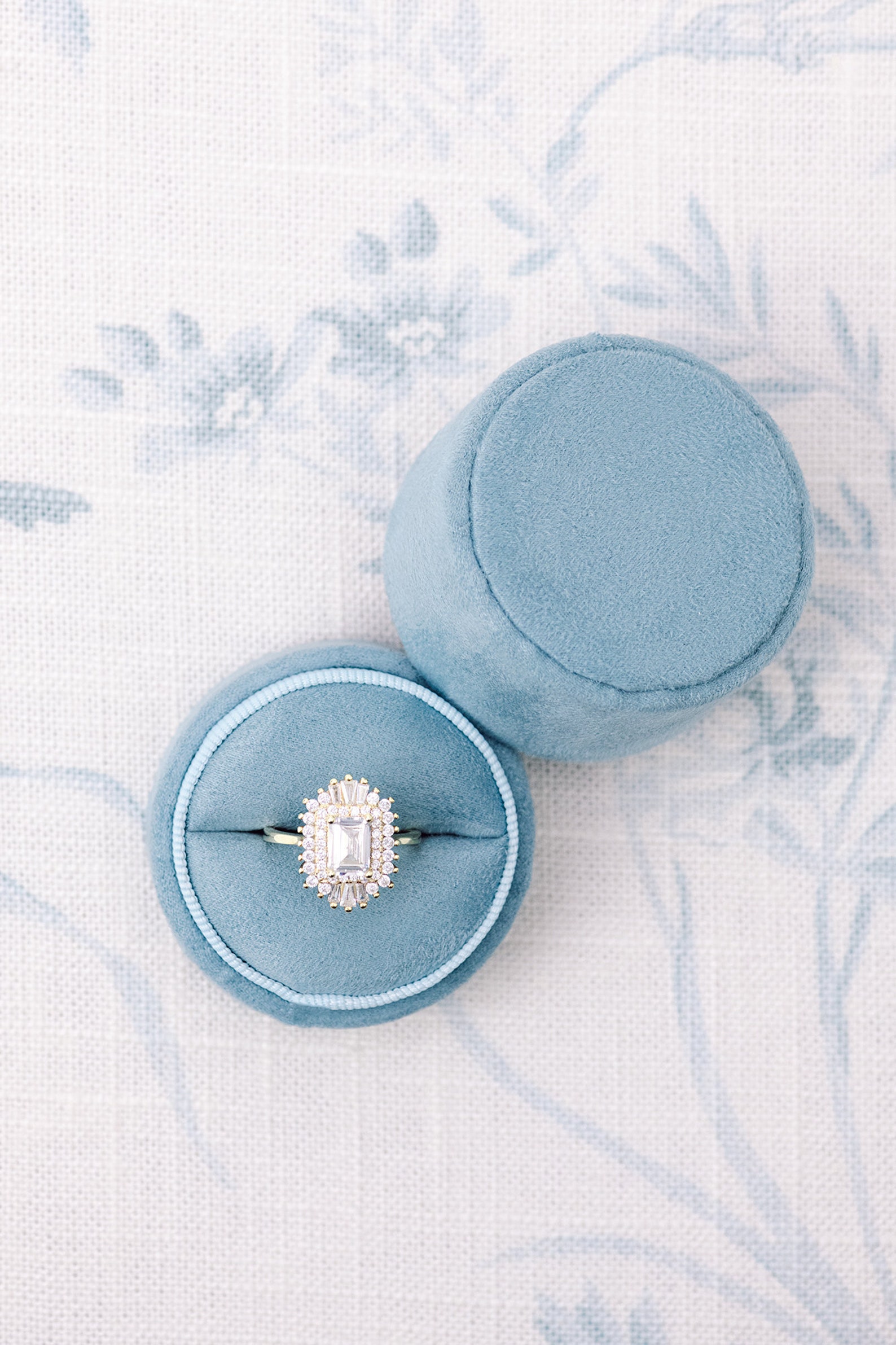 Light Blue Circle Wedding Ring Box, Blue Suede Round Ring Box, Suede ...