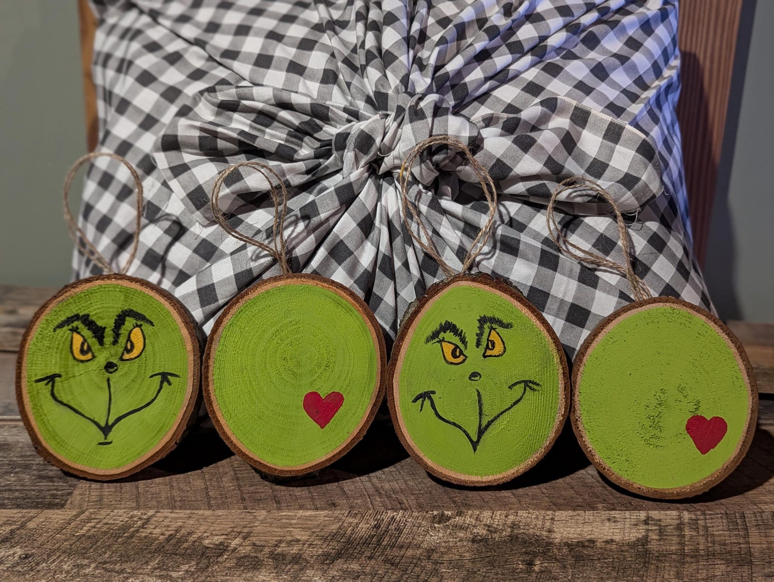 Grinch Wood Slice Ornament Set - Etsy