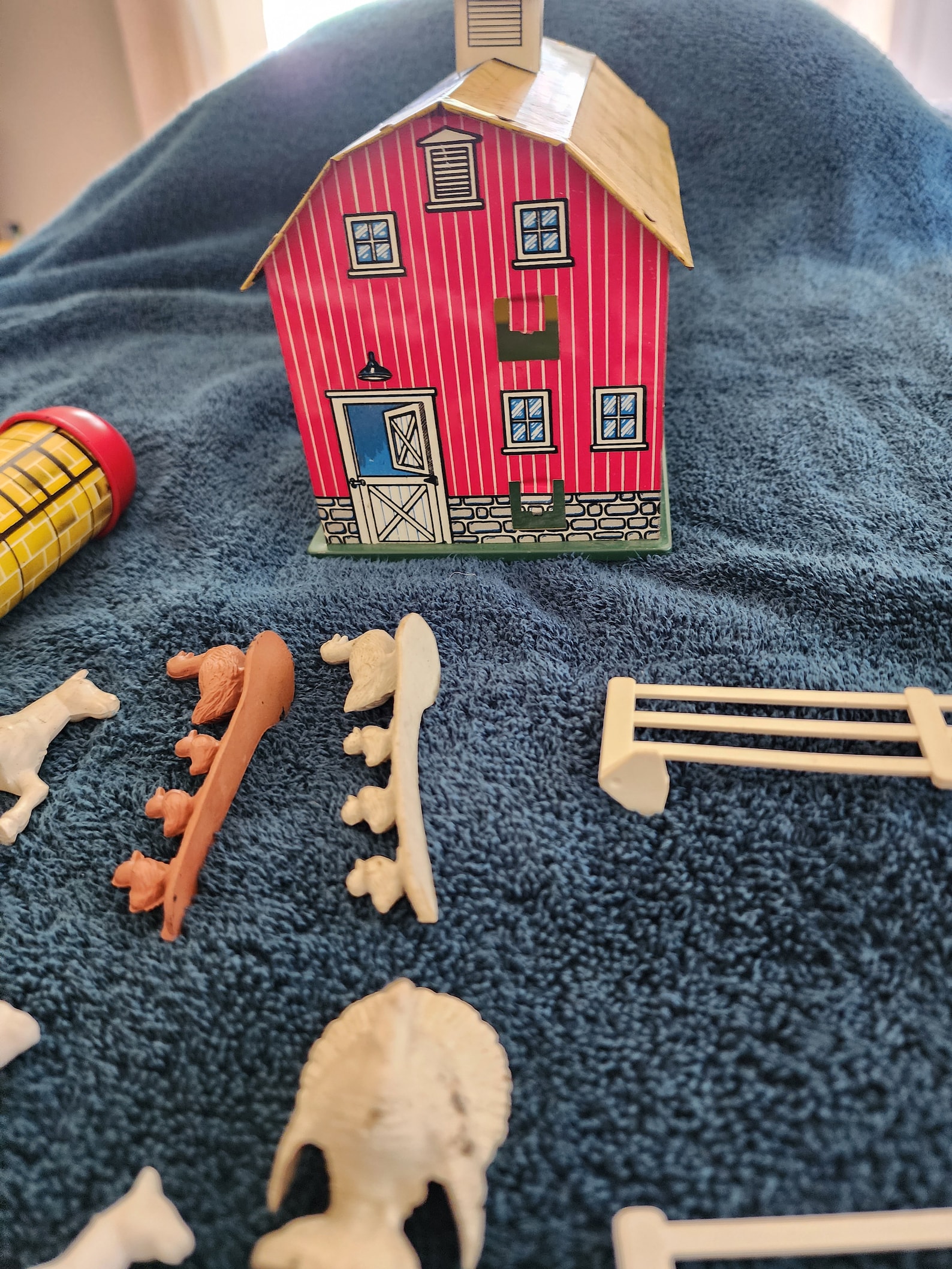 Vintage Marx Barn and Animals Set - Etsy