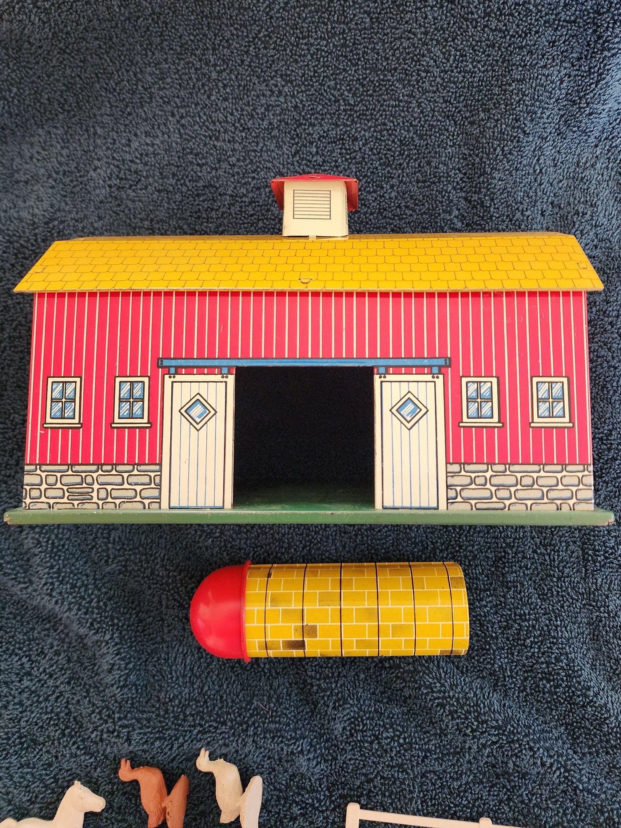 Vintage Marx Barn and Animals Set - Etsy