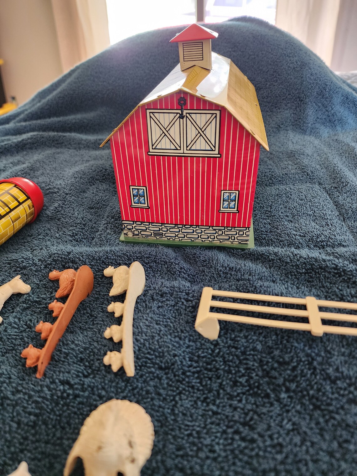 Vintage Marx Barn and Animals Set - Etsy