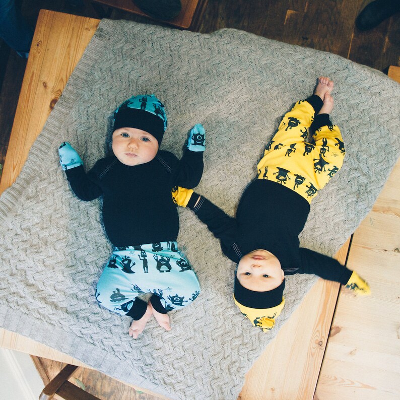 Newborn Hat & Mits Gift Set Knotted Hat Scratch Mits Baby - Etsy UK