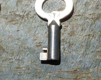 Corbin Trunk Key - Etsy