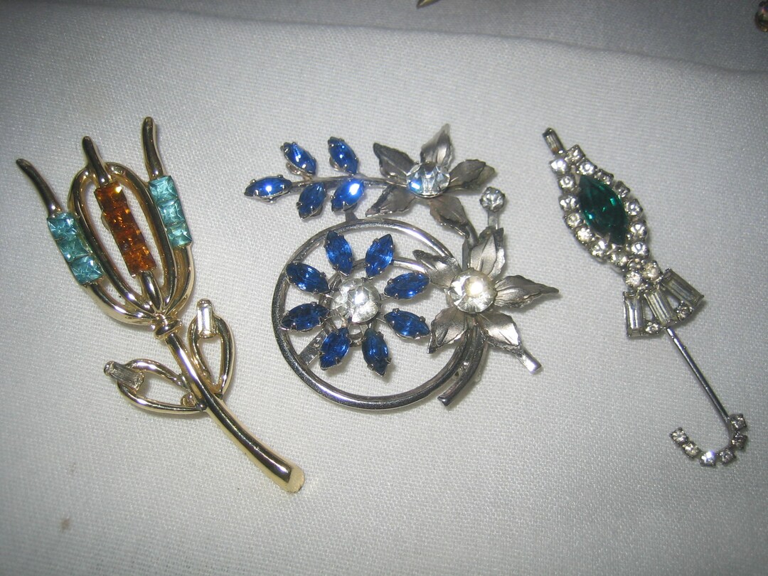 Vintage 50s Lot of 3 Colorful Rhinestone Brooches - Etsy