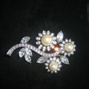 Vintage Large Bright Rhinestone Flower Brooch - Etsy
