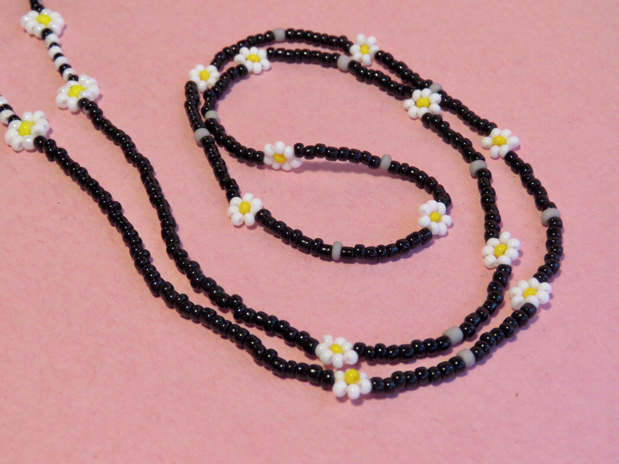 Daisy Drop Glasses Chain // Black and White Beaded Flower Mask Chain ...