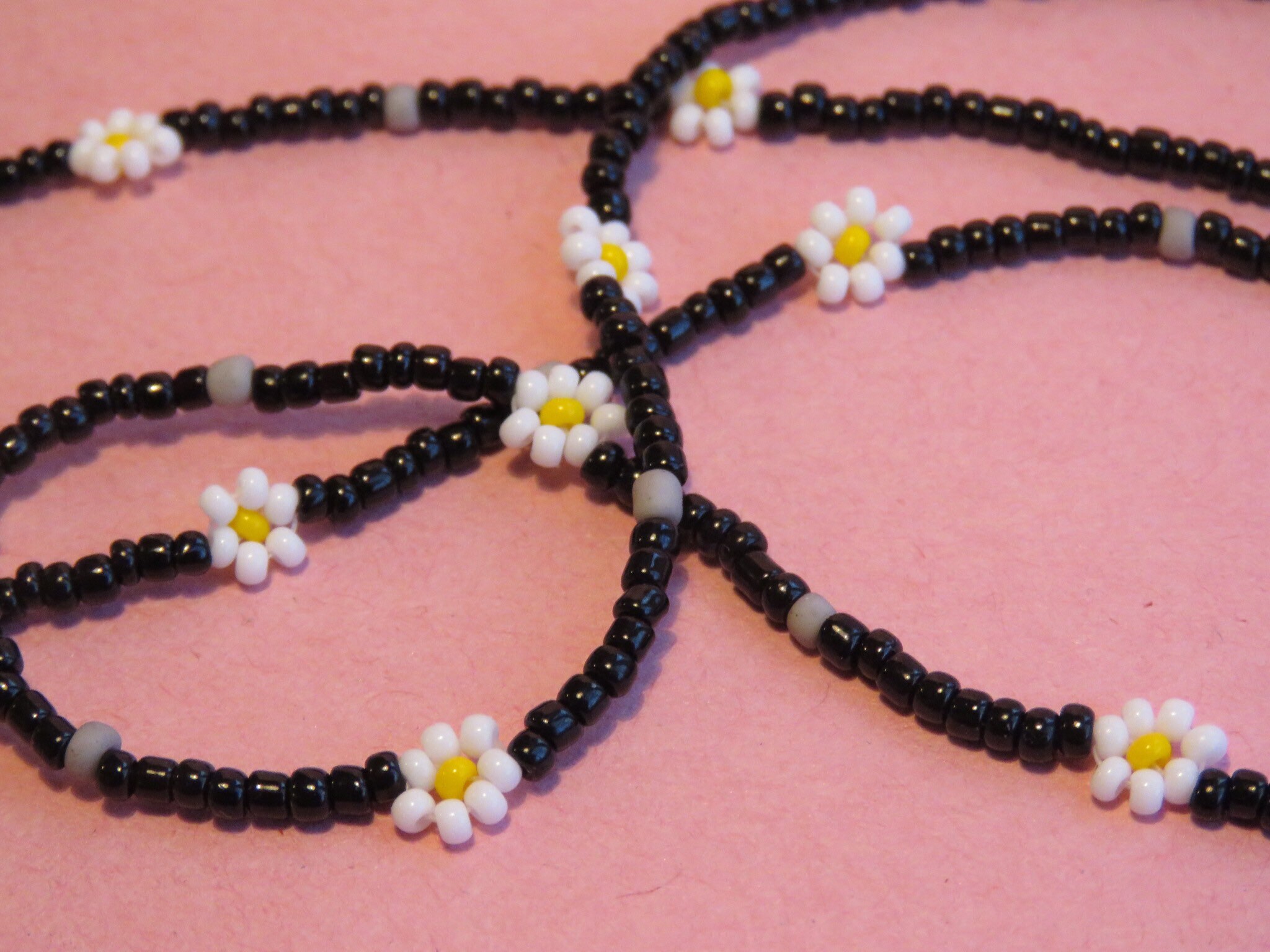 Daisy Drop Glasses Chain // Black and White Beaded Flower Mask Chain ...