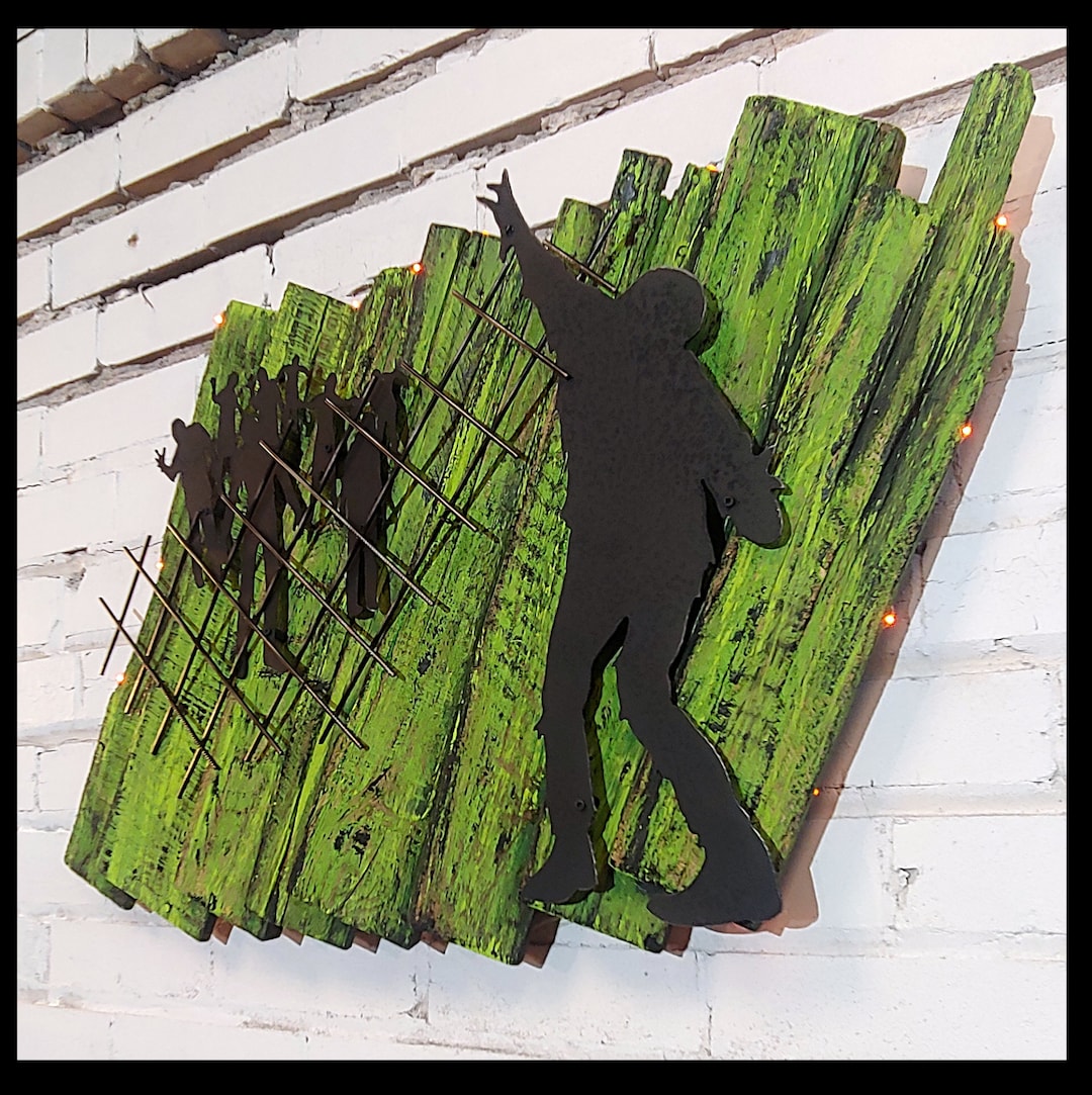 Zombie's Live, Creepy Rustic Jagged Frame Clustered With the Walk'n ...