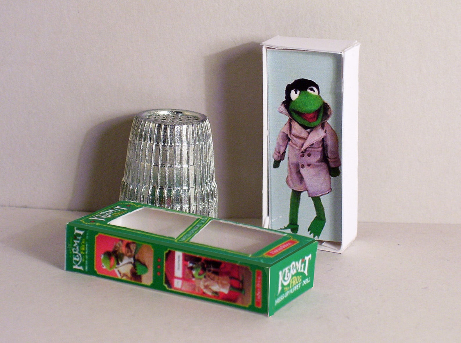 Kermit the Frog Box - Dollhouse Miniature - 1:12 Scale - Dollhouse ...