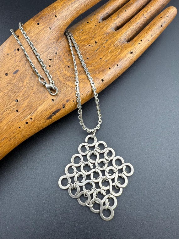 1970s French modernist infinity loop pendant necklace… - Gem