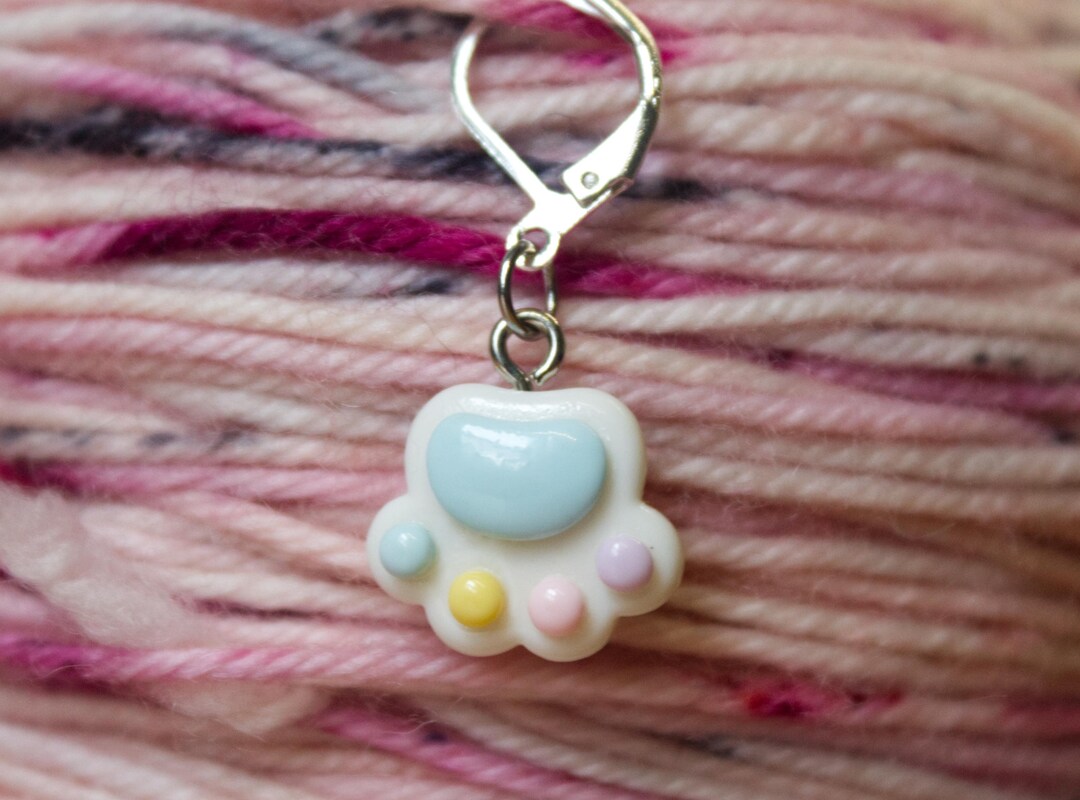 Cute Kitty Paw Removable Stitch Marker, Fun Rainbow Cat Paw Progress ...