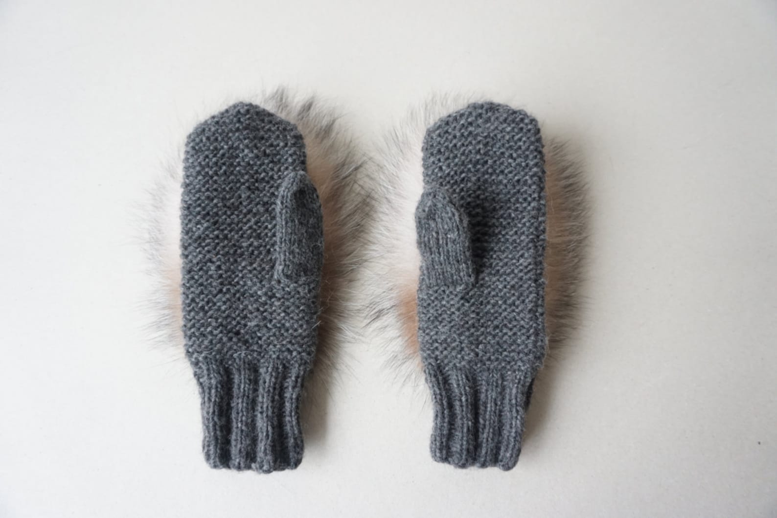 Dark Grey Yak Knit Mittens With Fox Fur Trim / Hand Knit | Etsy