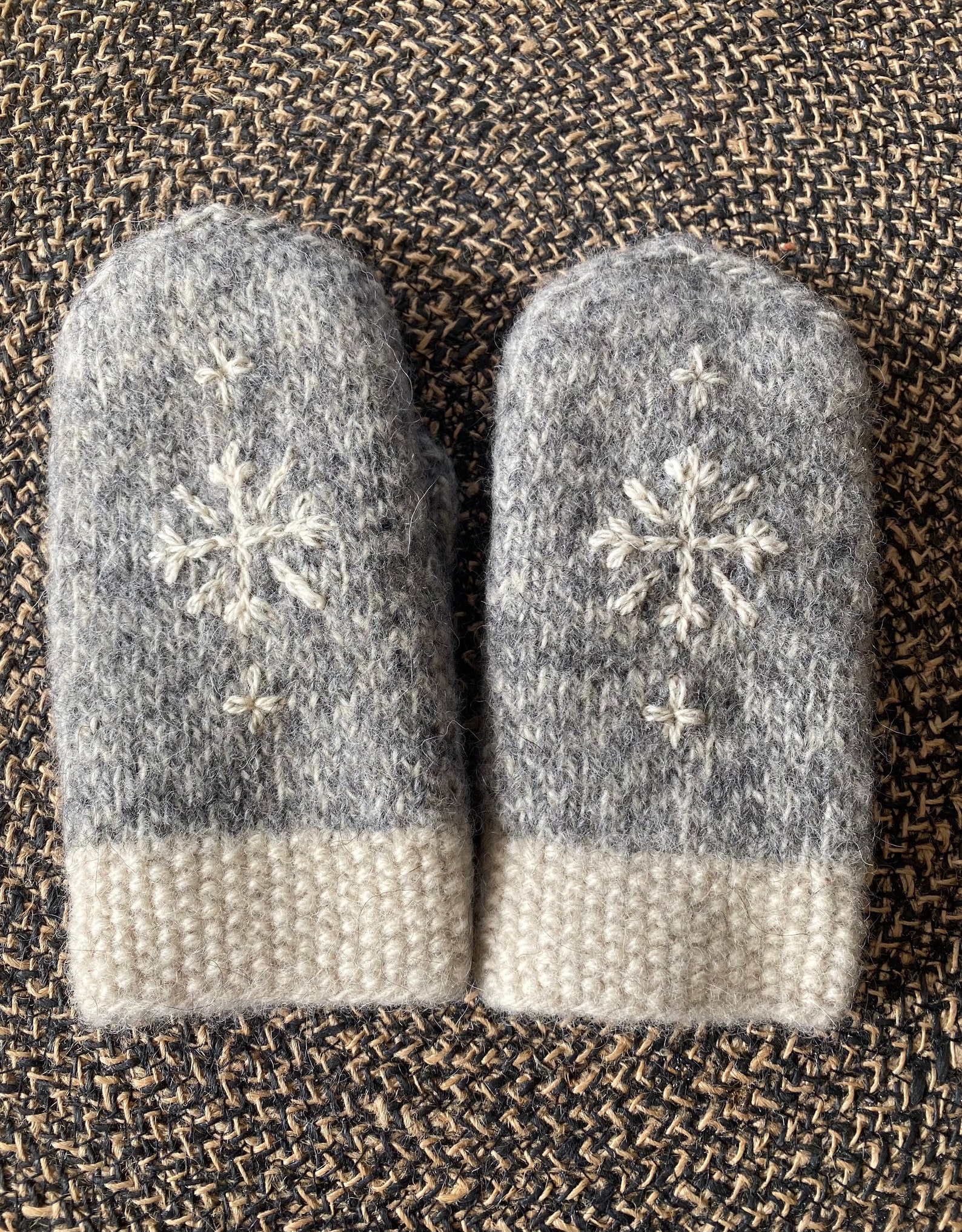 Children Mittens/ Ecco Natural Sheep's Yarn Knitted Extra Warm Mittens ...