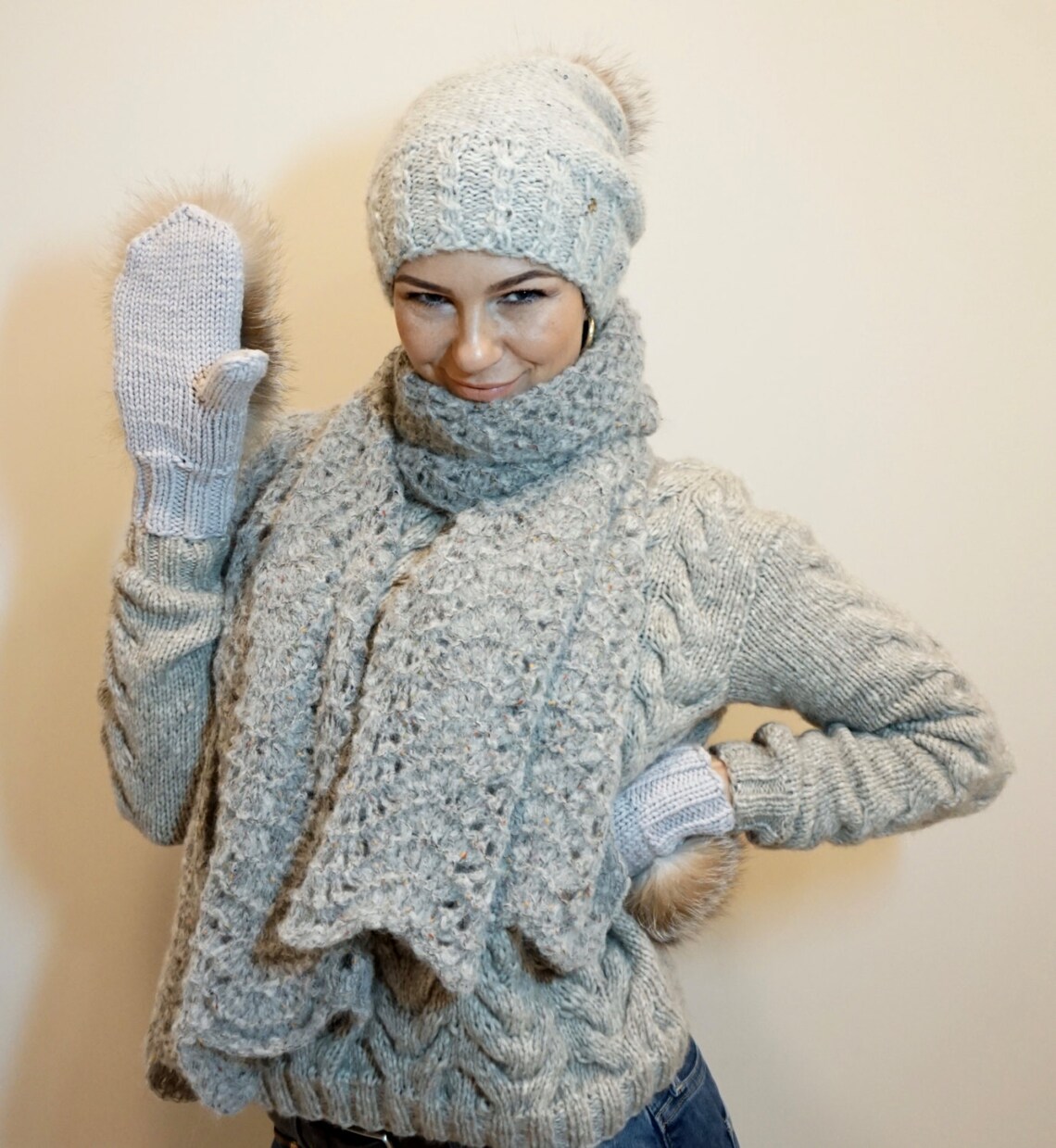 Light Grey Merino Knit Mittens With Fox Fur / Hand Knit Gloves | Etsy