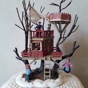 Lemax/retired/2004/village Collection/adults Keep Out Treehouse ...