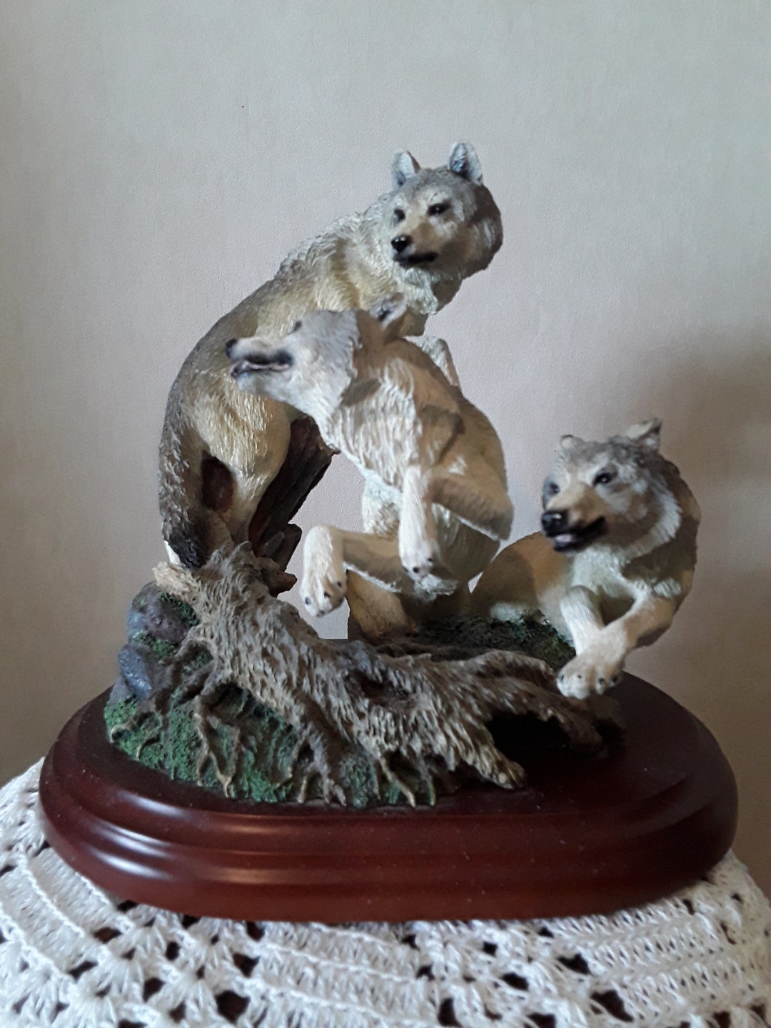 Living Stone/3 Wolves/statue/figurine/wolf Decor/wolf Art/wolf Pack/on ...
