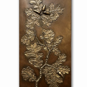 Oak Leaf Panel. Deeply Lobed Oak Leaves and Four Perfect Acorns ...