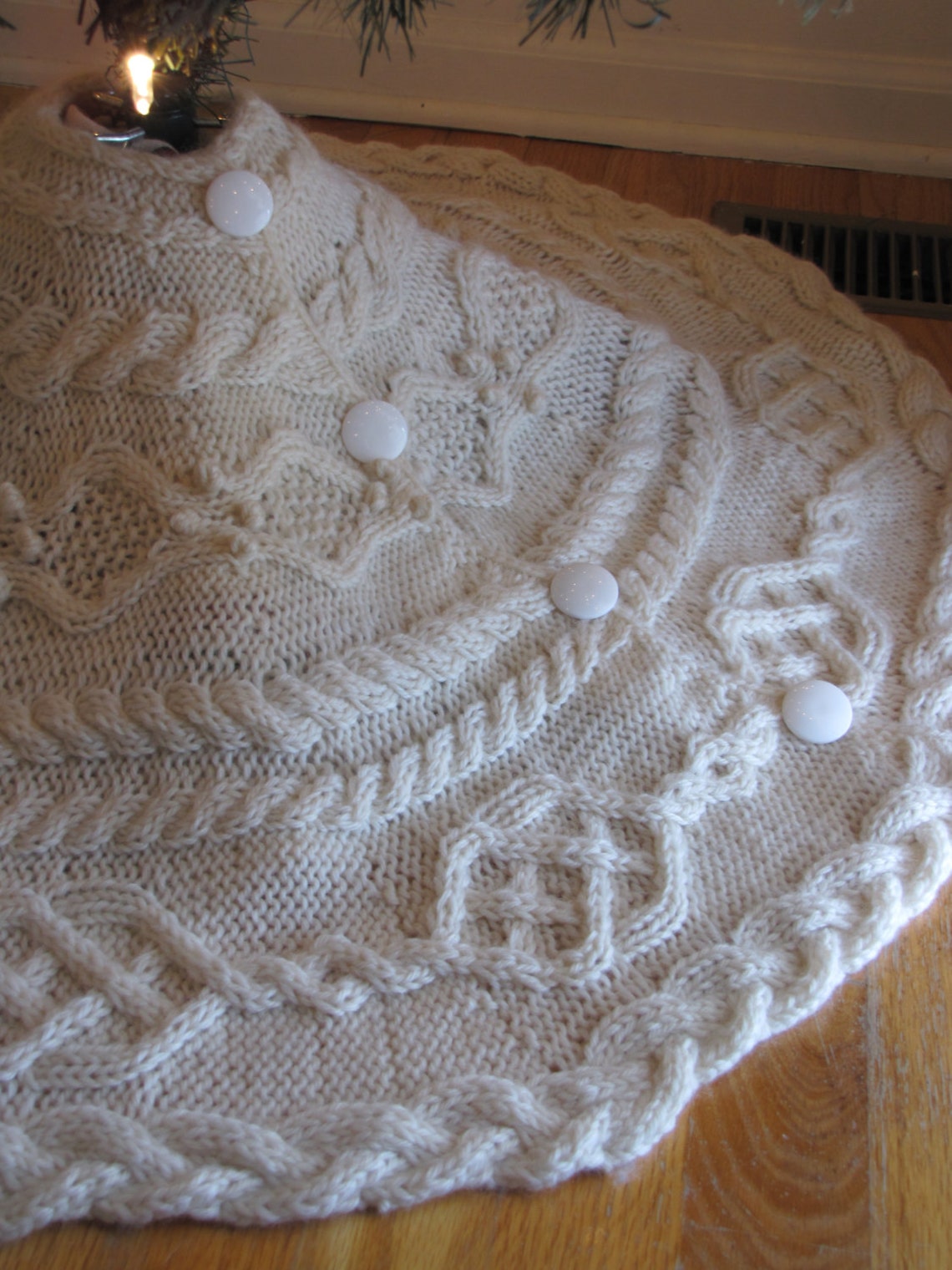 Cable Tree Skirt Knitting Pattern - 2 Sizes - Etsy