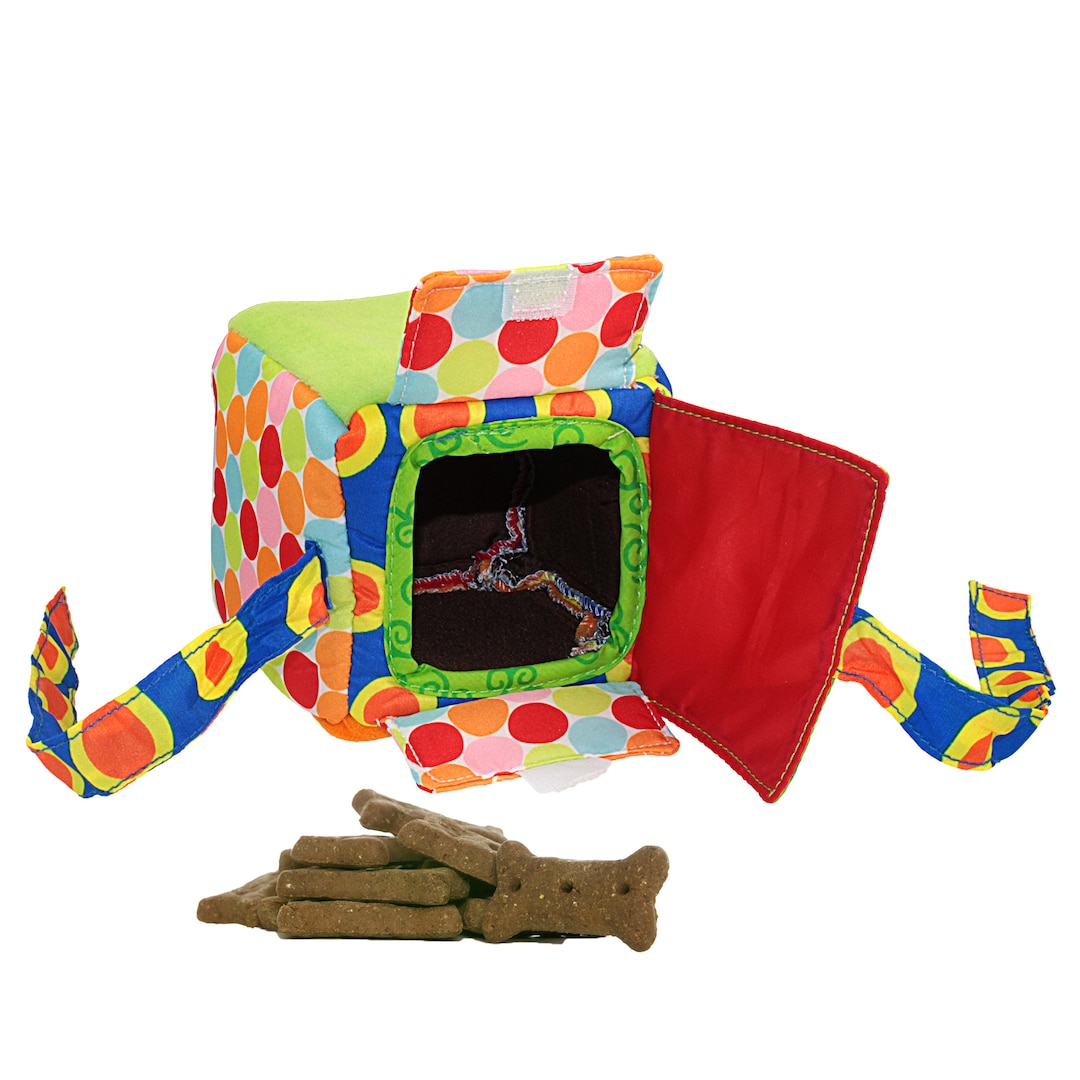 Interactive Dog Toy, Treat Dispenser & Dog Puzzle Game - Knots of Fun ...
