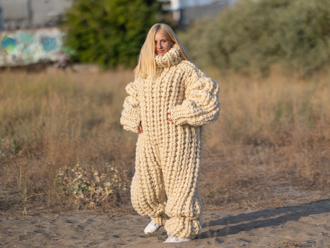 16 Strands Wool Catsuit , 100 % Wool Hand Knitted Woolen Catsuit With ...