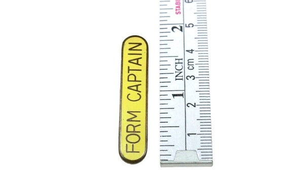 Vintage House Captain pin, form captain badge, yellow… - Gem