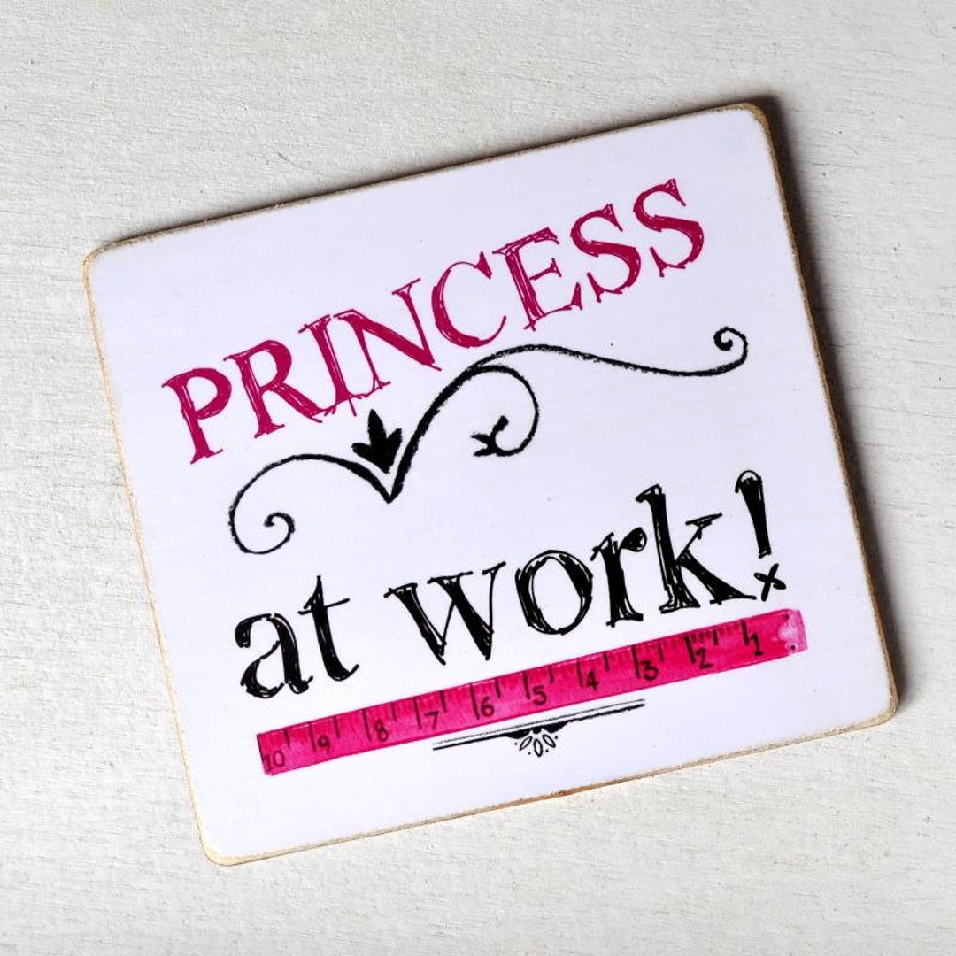 Magnet PRINCESS at WORK - Etsy