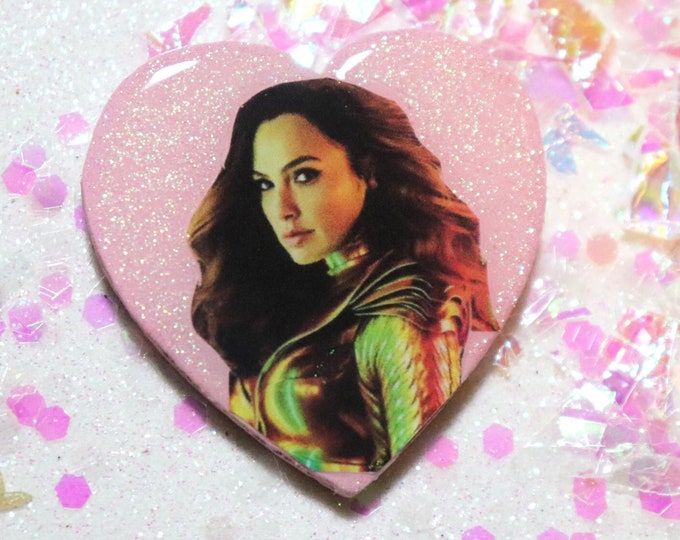 WONDER WOMAN: Pin or Magnet - Etsy
