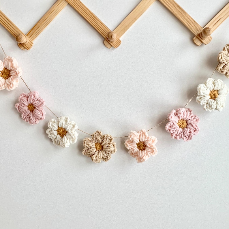 Spring Garland, Easter Garland, Daisy Nursery Decor, Daisy Bunting ...