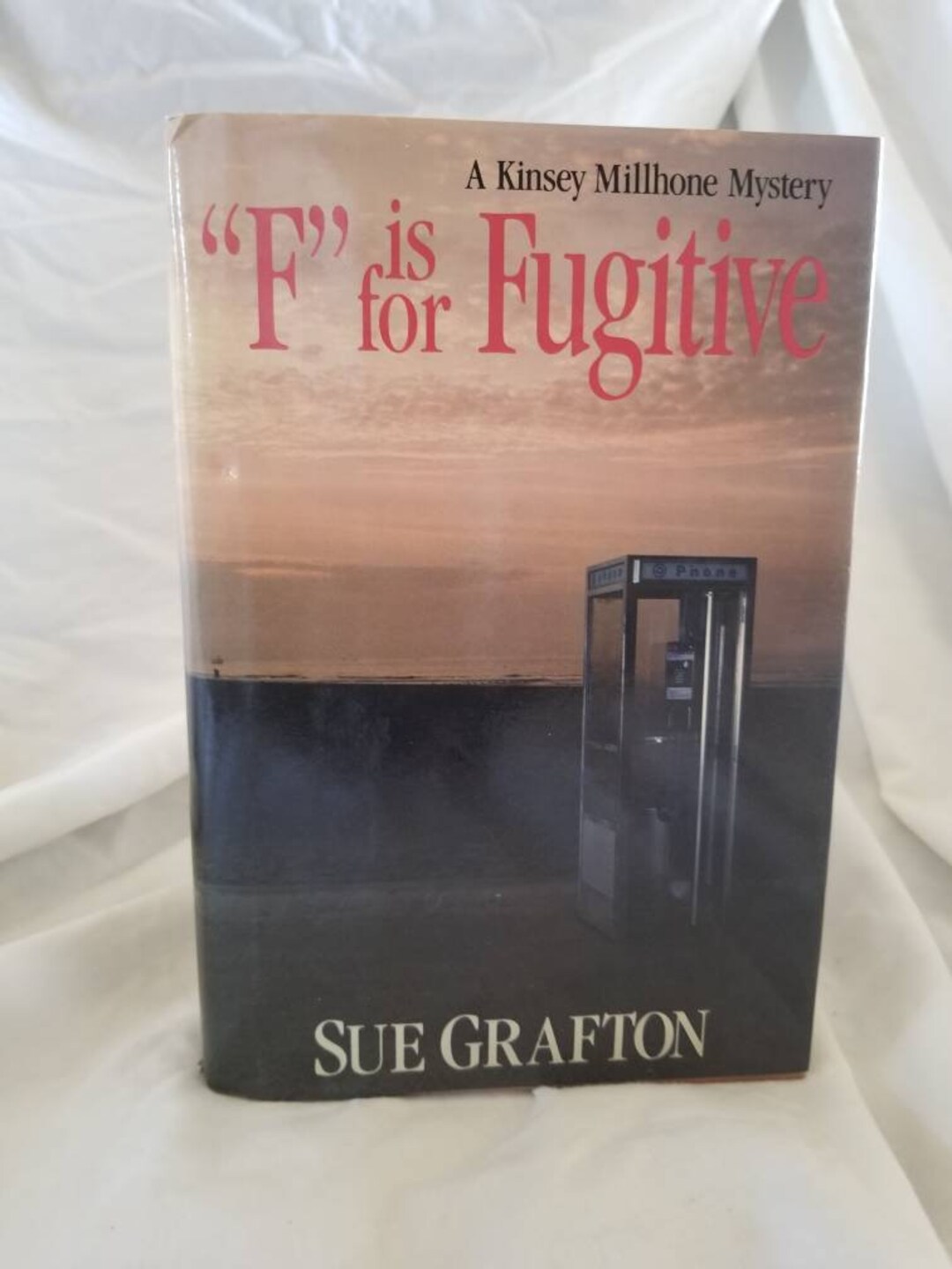 F is for Fugitive by Sue Grafton, first edition 1989 A Kinsey Millhone ...