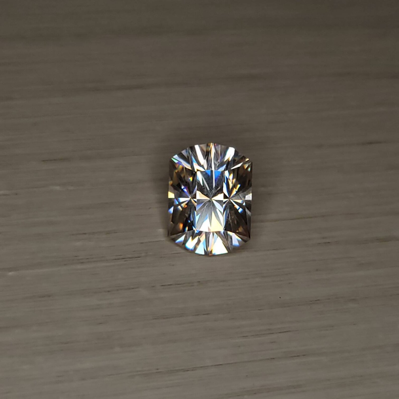 Strontium Titanate 6.1 carats Synthetic gemstone | Etsy