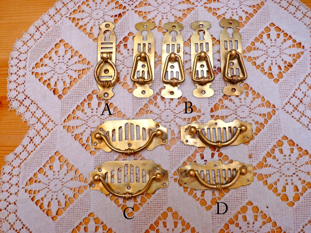 Great Selection of 7 Vintage Brass Art Deco Drawer Pulls, Keyhole ...
