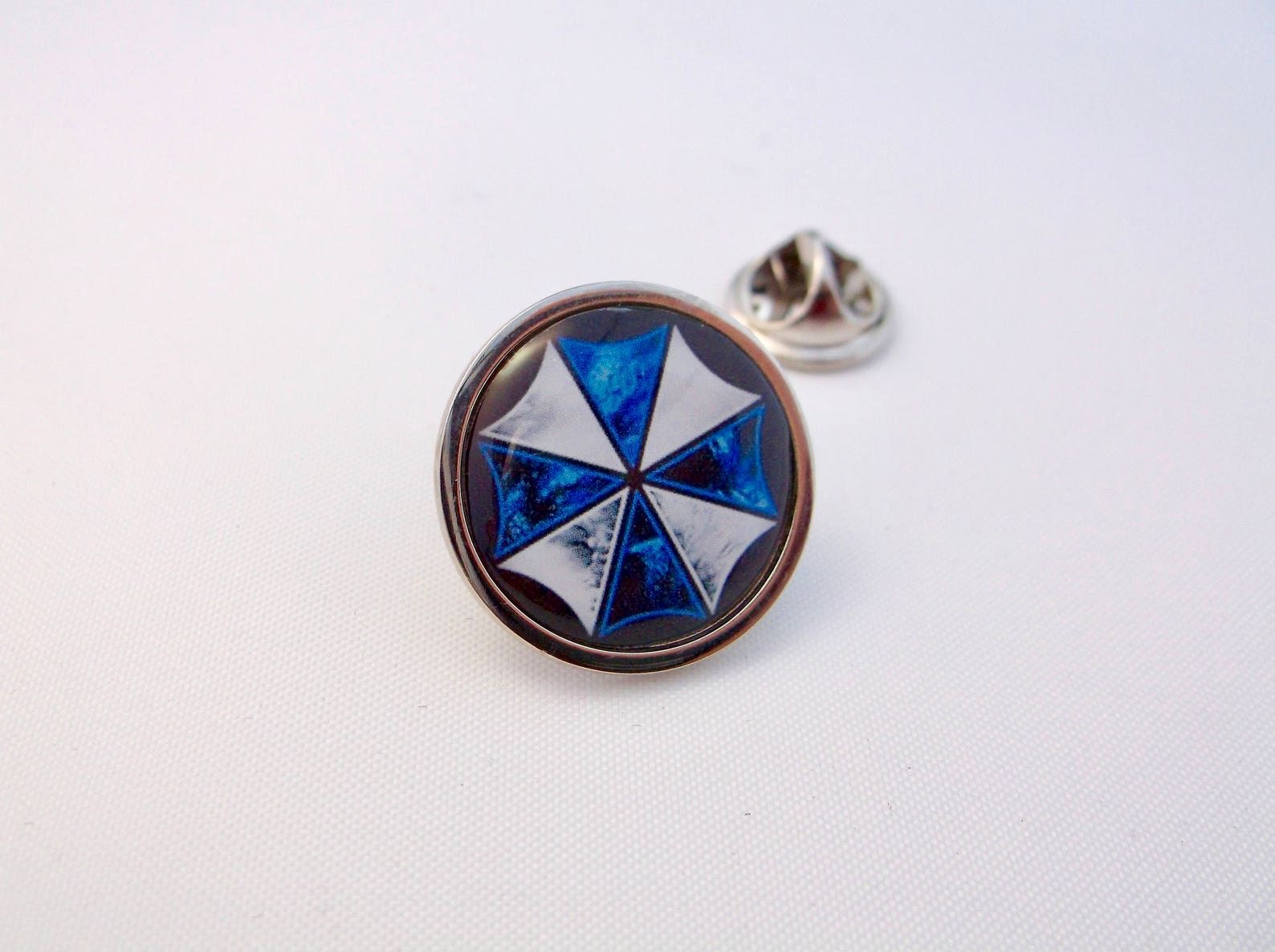 Resident Evil Umbrella Corporation Lapel Pin Badge Security - Etsy