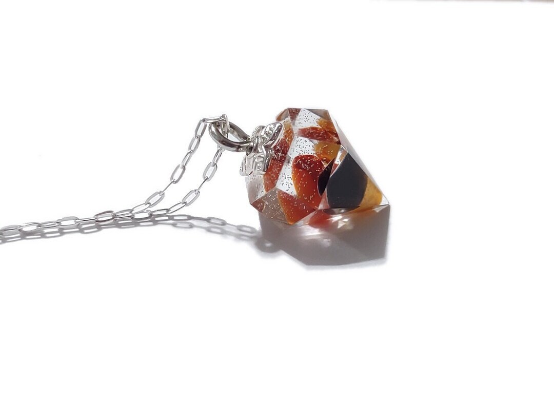 Resin Pendulum Necklace 2 - Pendulum Necklace - Resin Crystal Pendant ...