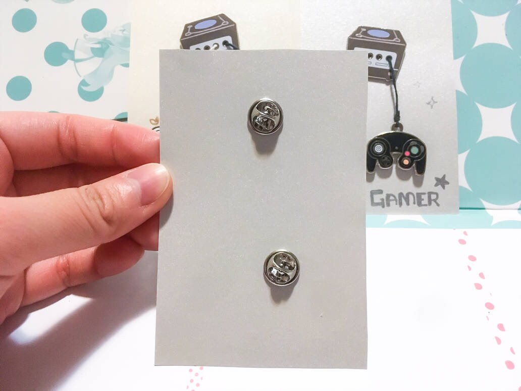 Gamecube + Controller Enamel Pins 3.5" - Etsy