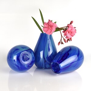 Blue Swirl Vase- Hand Blown Glass Vase, Swirled, Colorful, Wavy, Flower ...