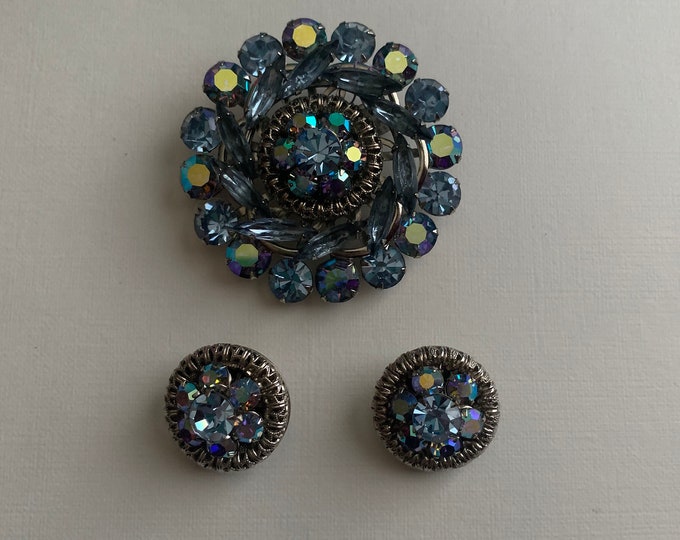 Vintage Juliana Light Blue Aurora Borealis Rhinestone Round Brooch and ...