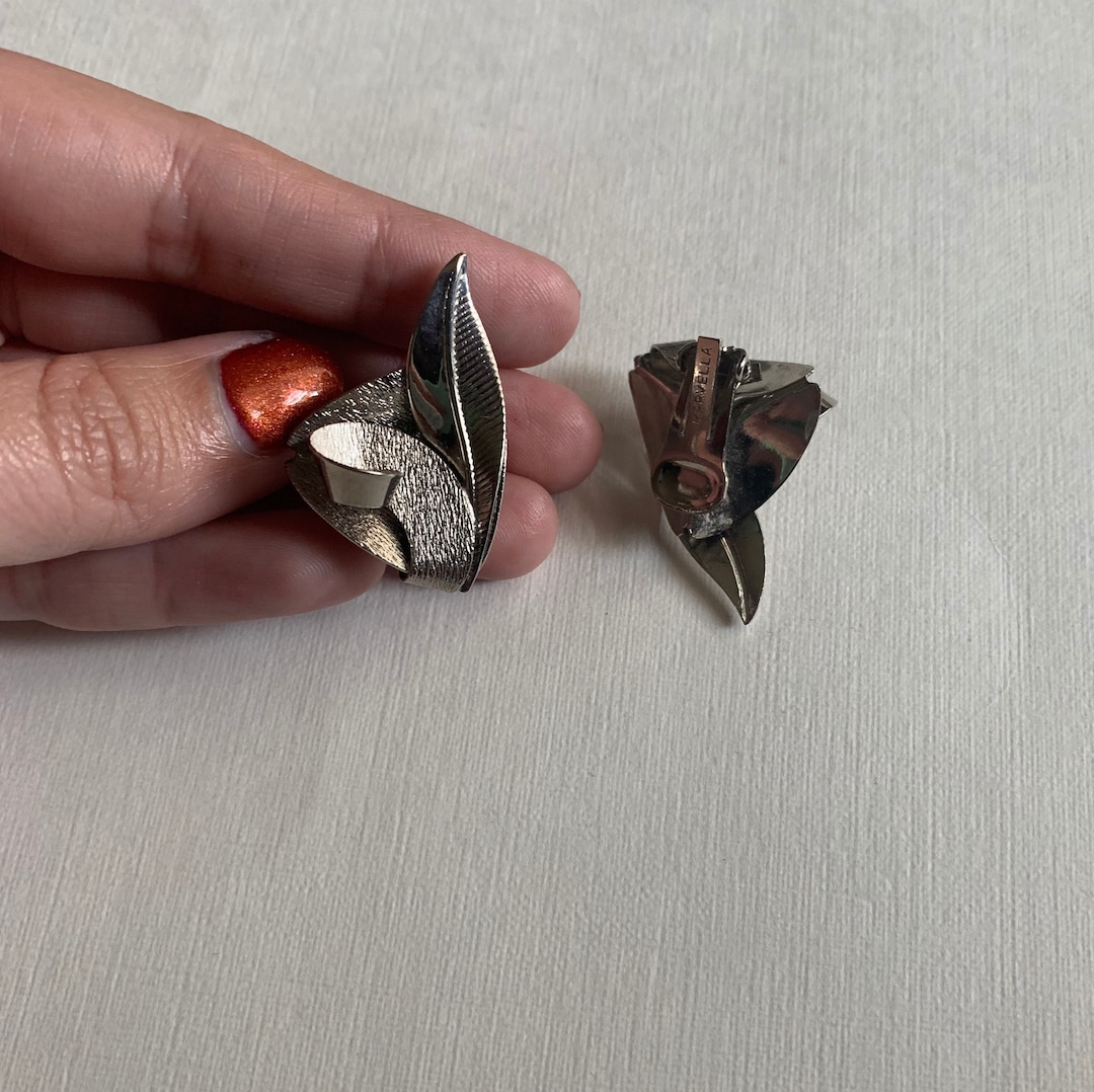 Vintage Marvella Silver Tone Textured Dimensional Leaf Design Clip on ...