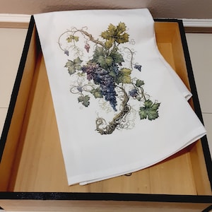 Grapevine Tea Towel, Botanical Grapes Flour Sack Towel, Wine Bar Towel, Watercolor Grapes on ...