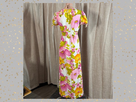 Vintage 1970s Mod Dolly Maxi Dress w/Splashy Hawaiian… - Gem