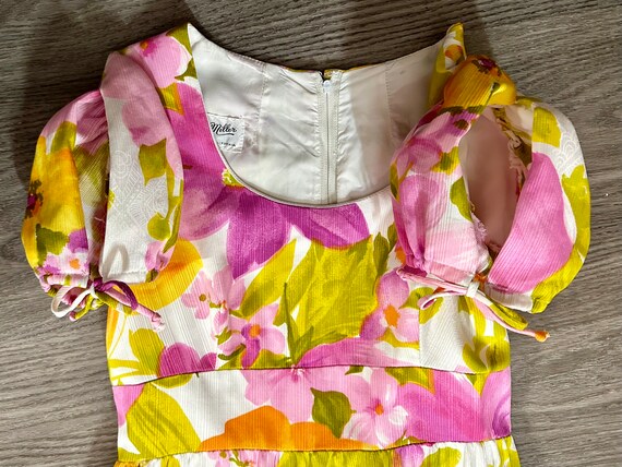 Vintage 1970s Mod Dolly Maxi Dress w/Splashy Hawaiian… - Gem