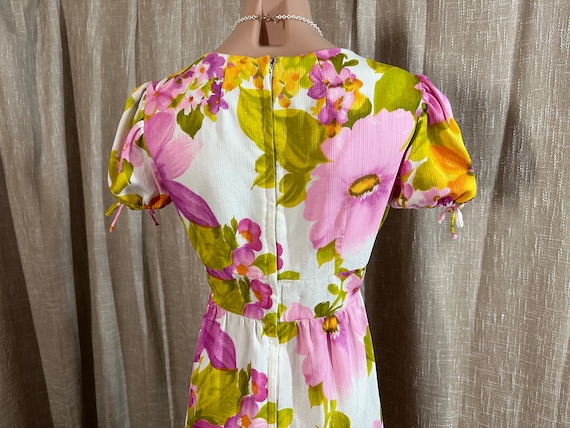Vintage 1970s Mod Dolly Maxi Dress w/Splashy Hawaiian… - Gem