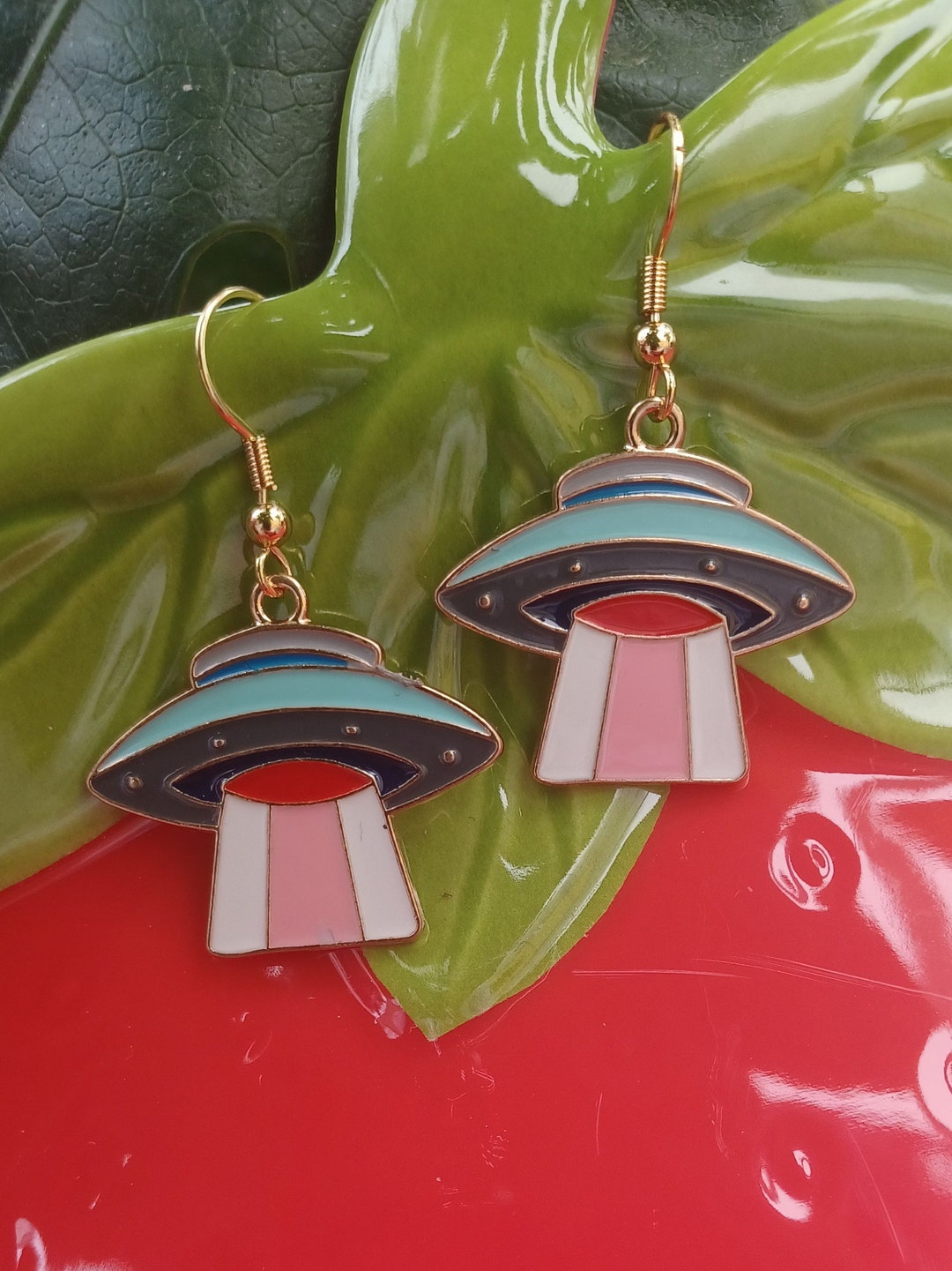 UFO Spaceship Alien Abduction Earrings - Etsy