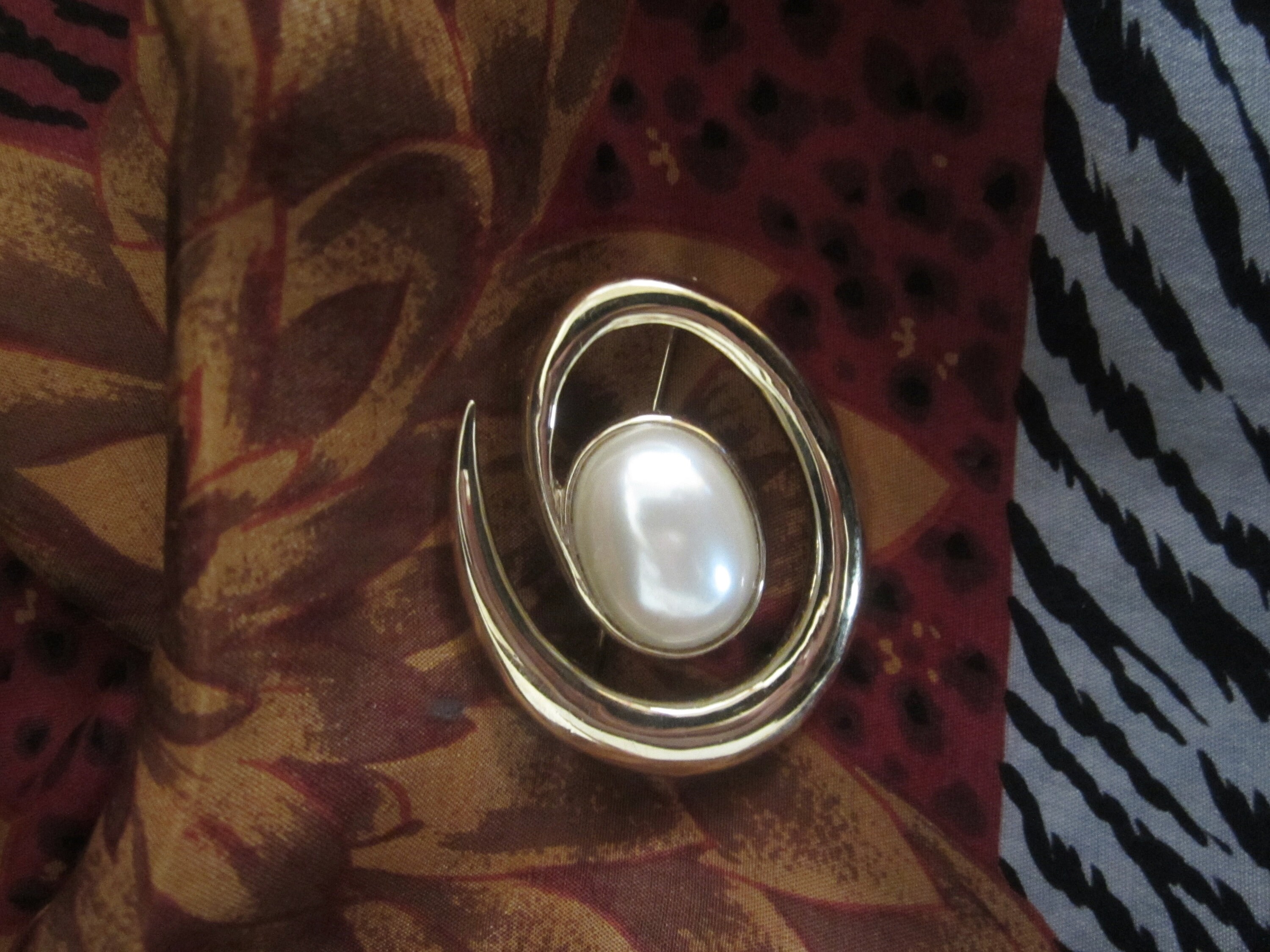 Monet Brooch Gold-tone Open Swirl Design Center Faux Pearl Lovely ...