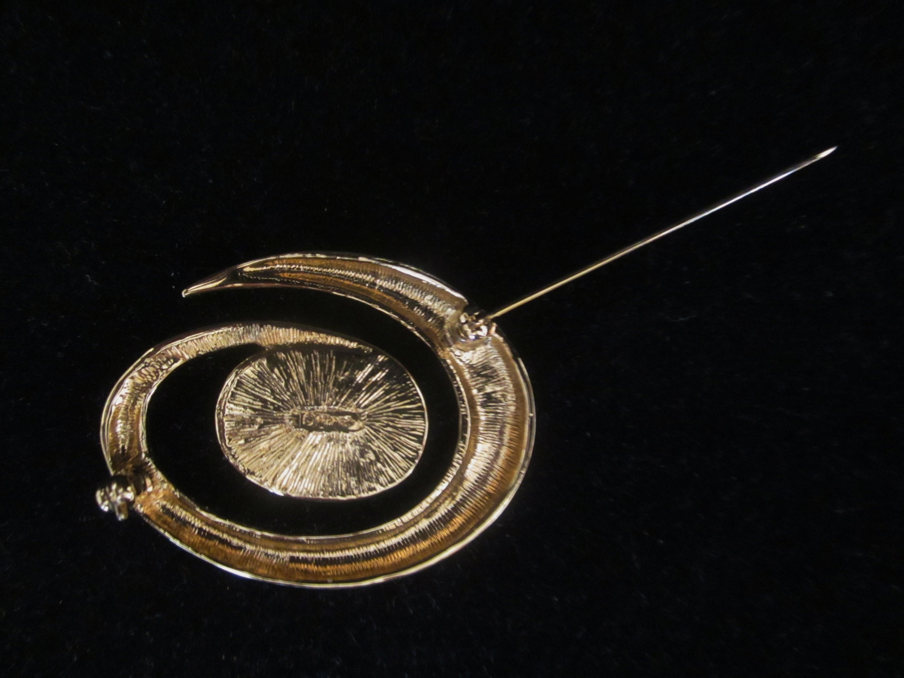 Monet Brooch Gold-tone Open Swirl Design Center Faux Pearl Lovely ...